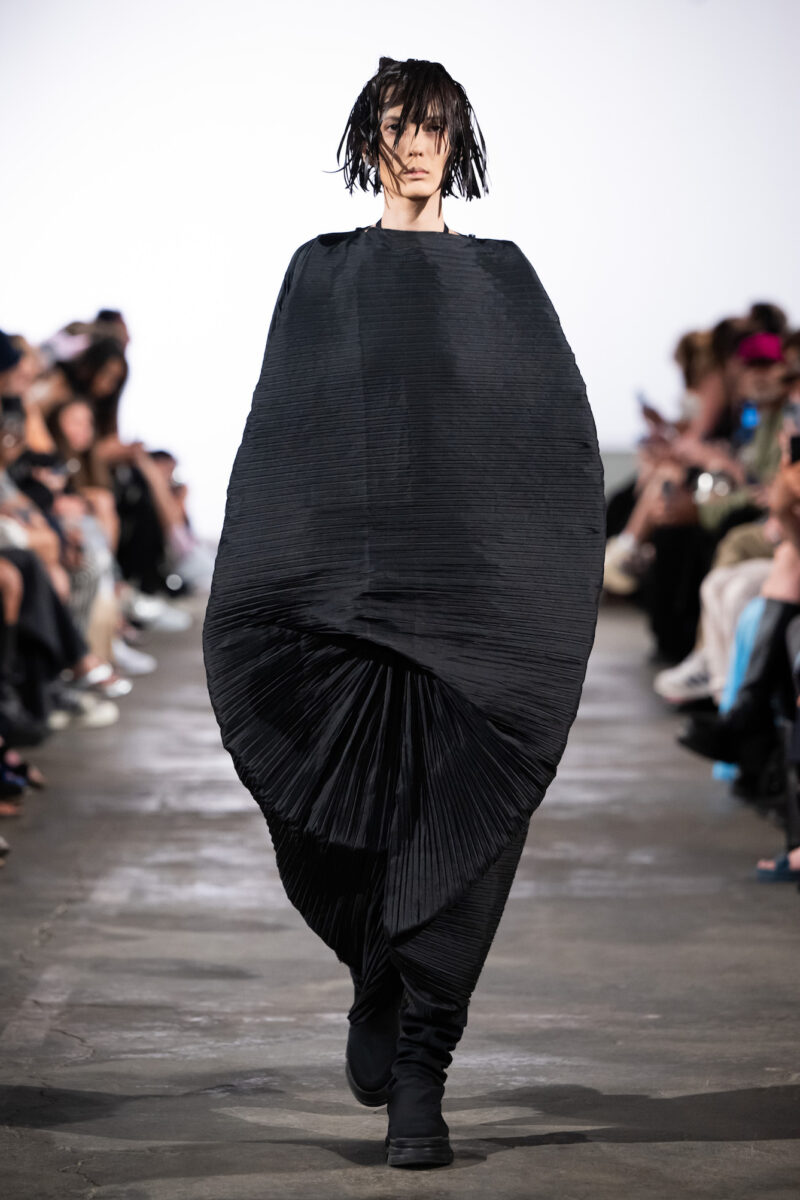 DZHUS SS24 Performance: The Feuerle Collection at Berlin Fashion Week ...